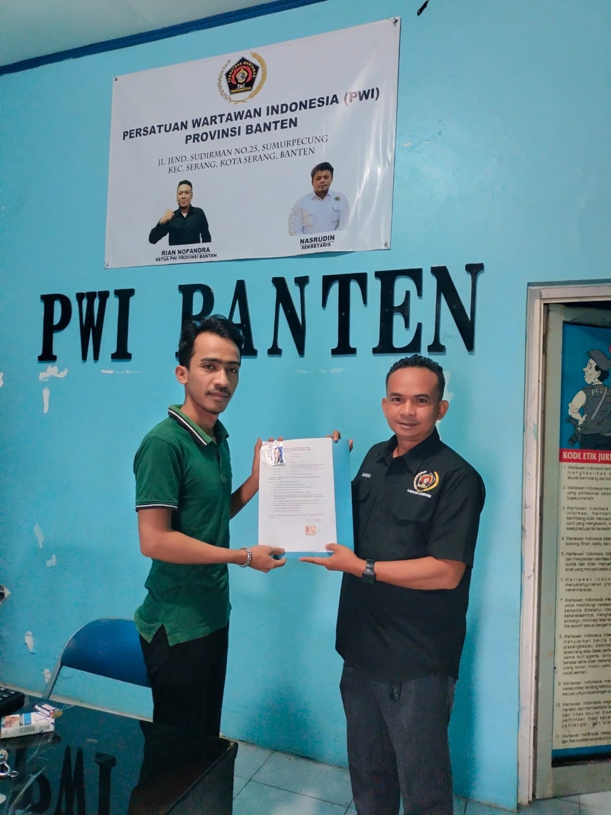 Serahkan Formulir Pendaftaran, Sangki Wahyudin Pastikan Maju Calon ... Serahkan Formulir Pendaftaran, Sangki Wahyudin Pastikan Maju Calon ...