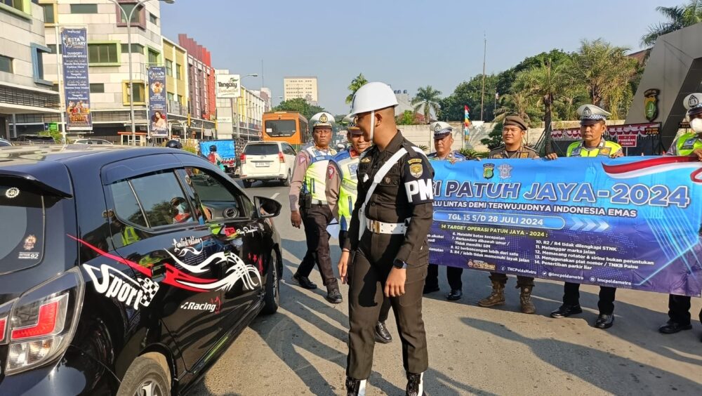 100 Pelanggar Ditegur Simpatik Polisi dalam Operasi Patuh Jaya 2024 di Tangerang - Fakta Kini