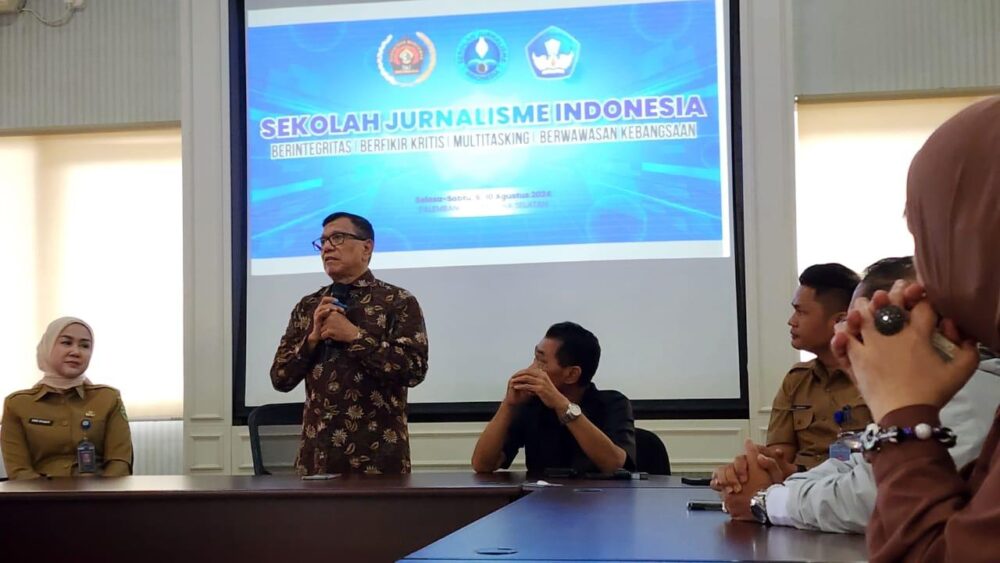 Pendidikan Jurnalisme, Ketum PWI Pusat Hendry Ch Bangun Buka SJI di ... Pendidikan Jurnalisme, Ketum PWI Pusat Hendry Ch Bangun Buka SJI di ...